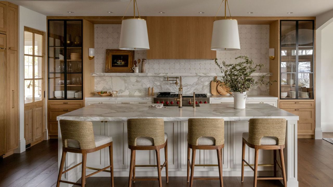 The Most Stylish Kitchens Right Now Feature This Striking Backsplash ...