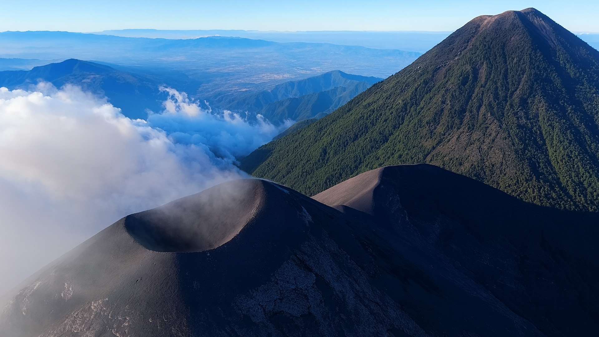 Guatemala’s Landscapes and Volcanoes Explored in 4K
