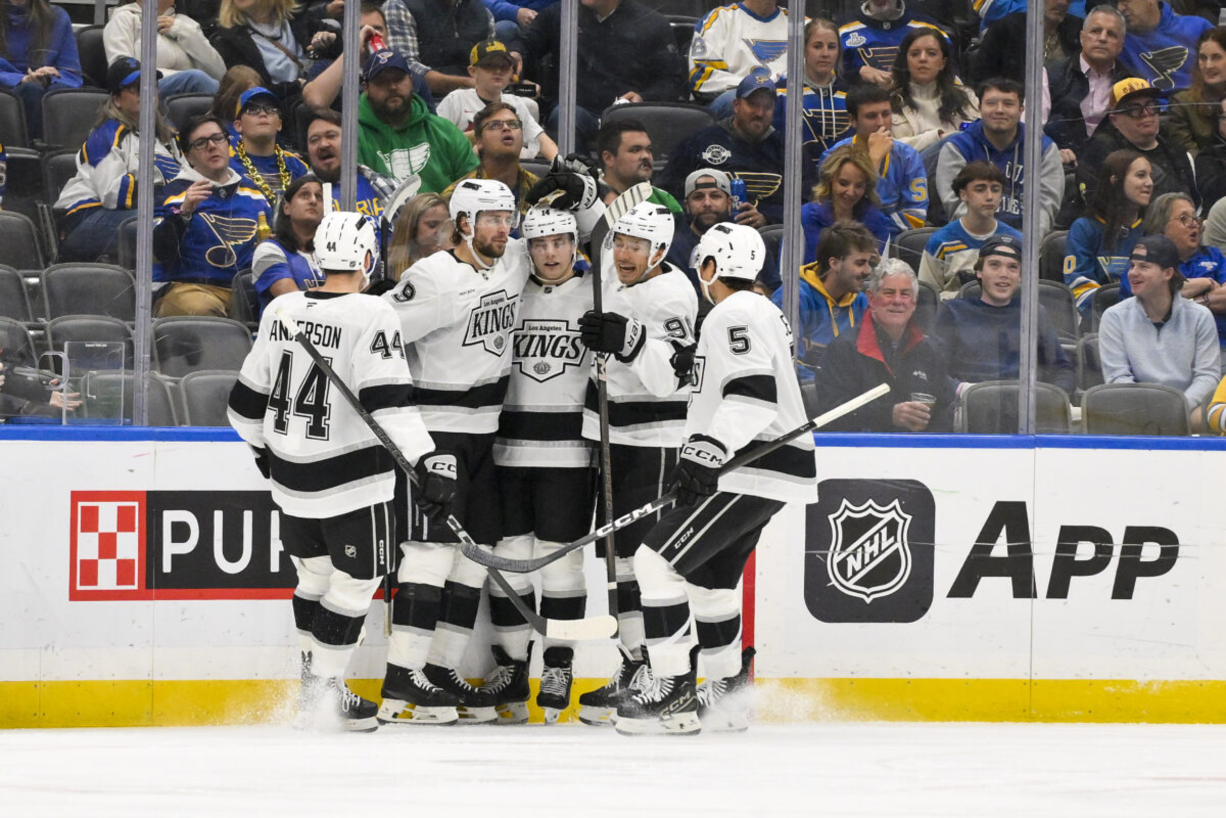 Adrian Kempe Scores Overtime Winner in Kings’ 2-1 Victory Over Blues