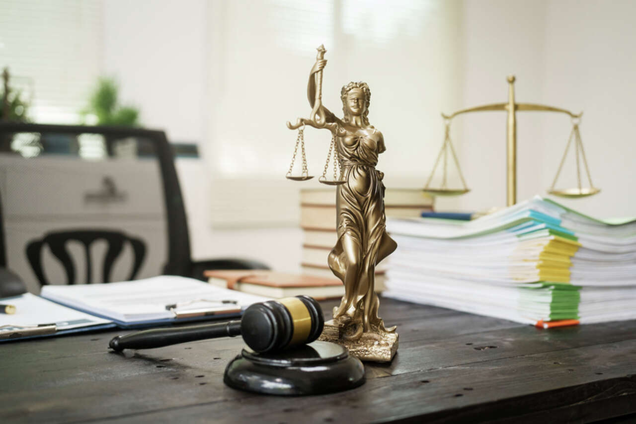 Mobile justice vans bringing free legal aid to west-central Illinois