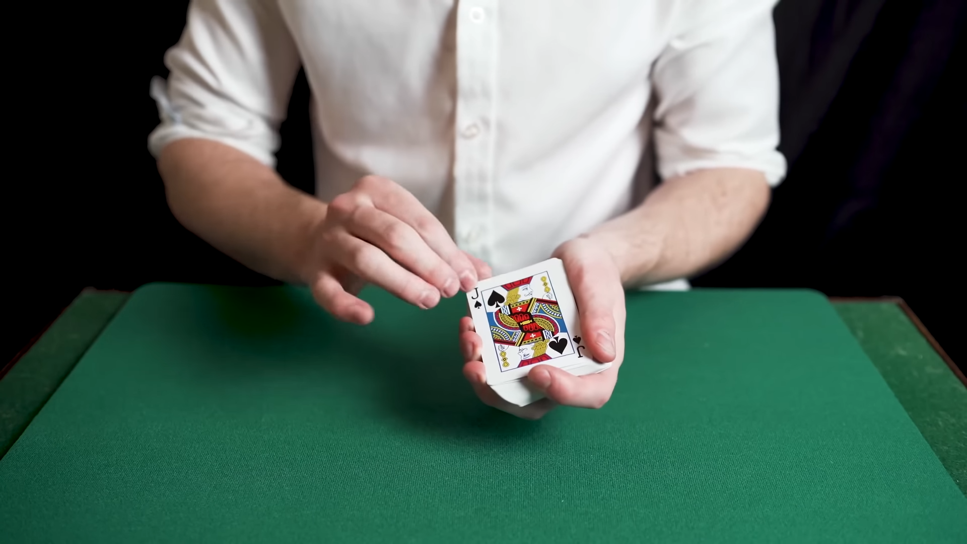 Learn 8 amazing magic tricks to turn heads