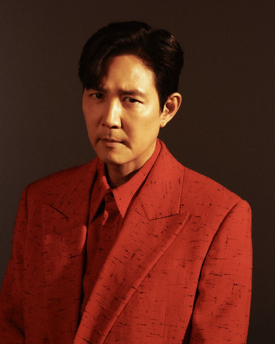 Woman Scammed Out of $370,000 by Fake Lee Jung Jae; Agency Issues Warning