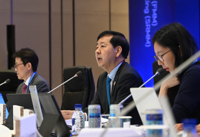 '728조 초확장예산' 더 늘리나…국회 심사서 '세수 재추계'