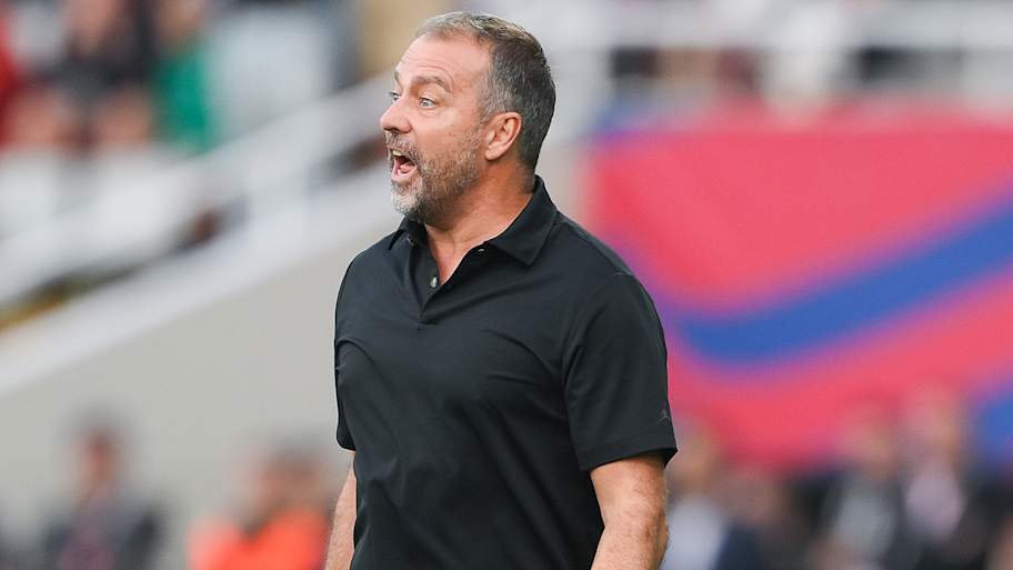 OFFICIEL : Hansi Flick suspendu pour le Clasico entre le FC Barcelone ...