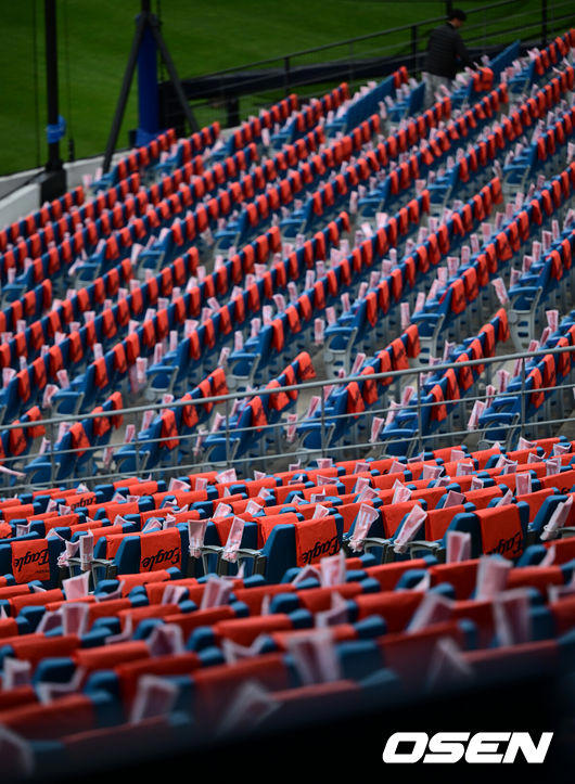 '오렌지 파도' 한화가 끝낼까, '푸른 물결' 삼성 기사회생일까...PS 31G 연속 매진, PS 누적 22만명 돌파 [PO4]