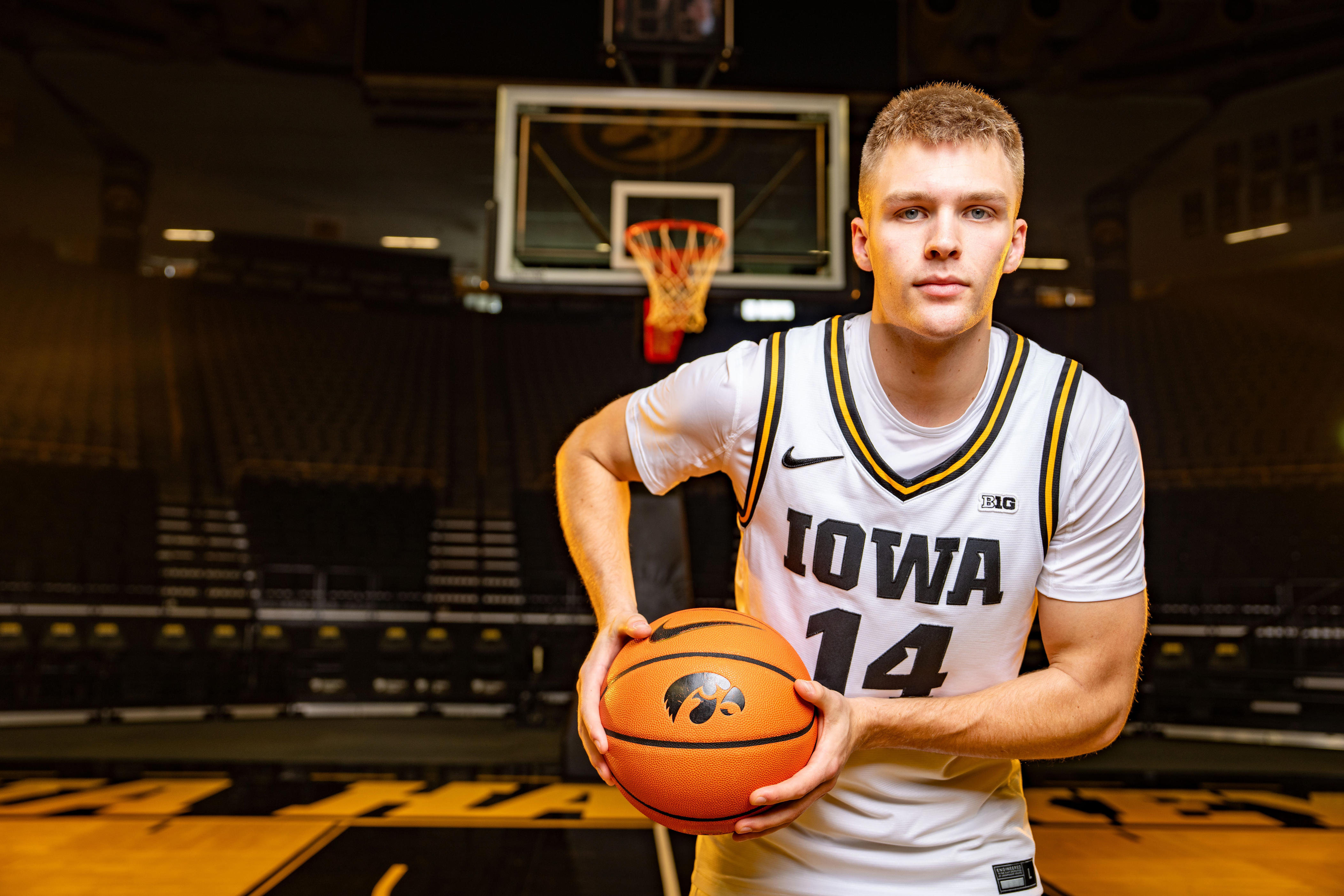 Iowa basketball star Bennett Stirtz named to Bob Cousy Point Guard of ...