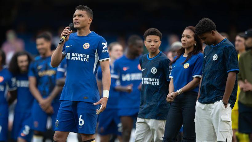 Chelsea add 33 youth players to Champions League squad