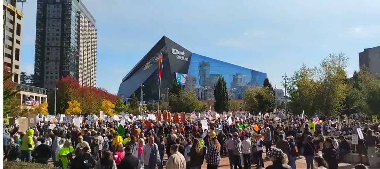 Massive protest outside U.S. Bank Stadium in Minneapolis, USA