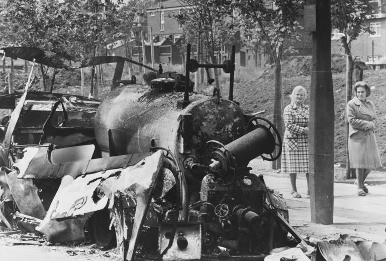 13 powerful images of Toxteth Riots in 1981 during three nights of fire ...