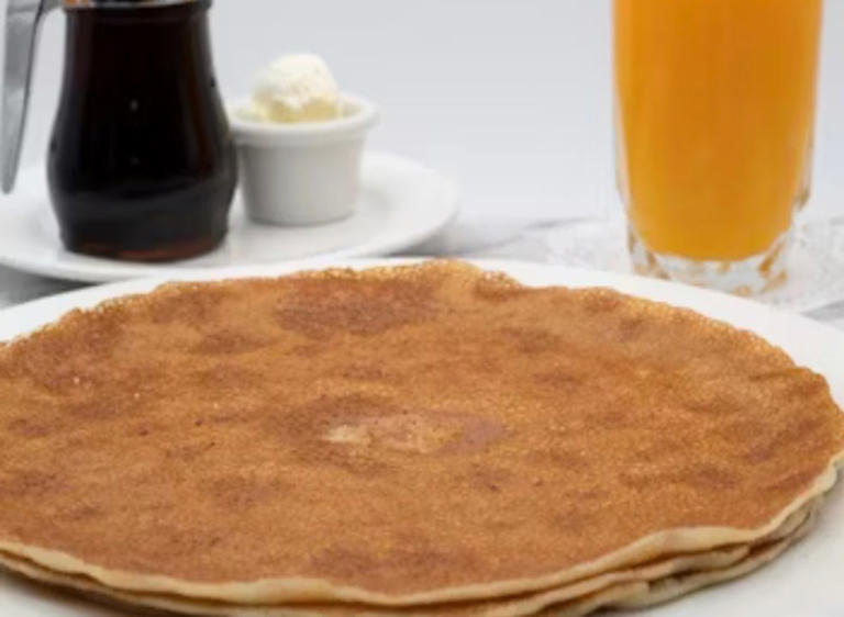 5 Breakfast Chains That Serve the Best Pancakes, According to Breakfast ...