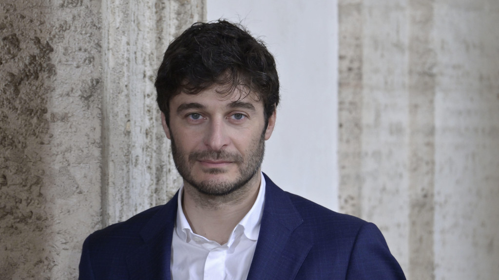 Lino Guanciale: «Ricciardi ora si apre all'amore»