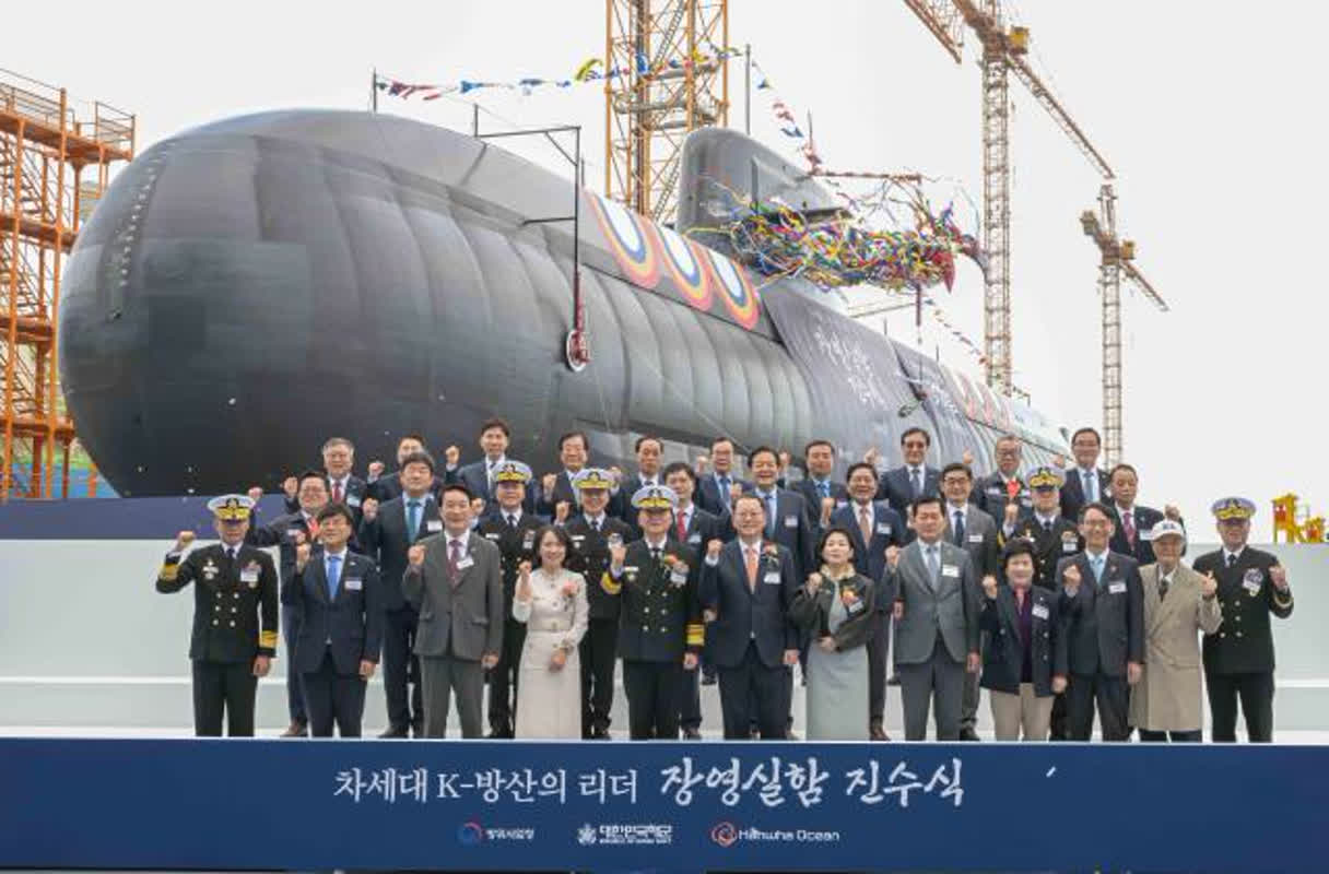 3600t급 잠수함 1번함 장영실함 진수...2027년 해군 인도