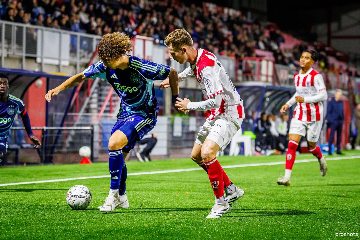 Vink ziet prioriteiten bij Ajax: 'Duidelijk dat focus van Ajax niet op ...