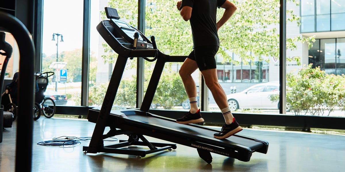 The Horizon 7.0AT treadmill is built for runners, but priced for everyone