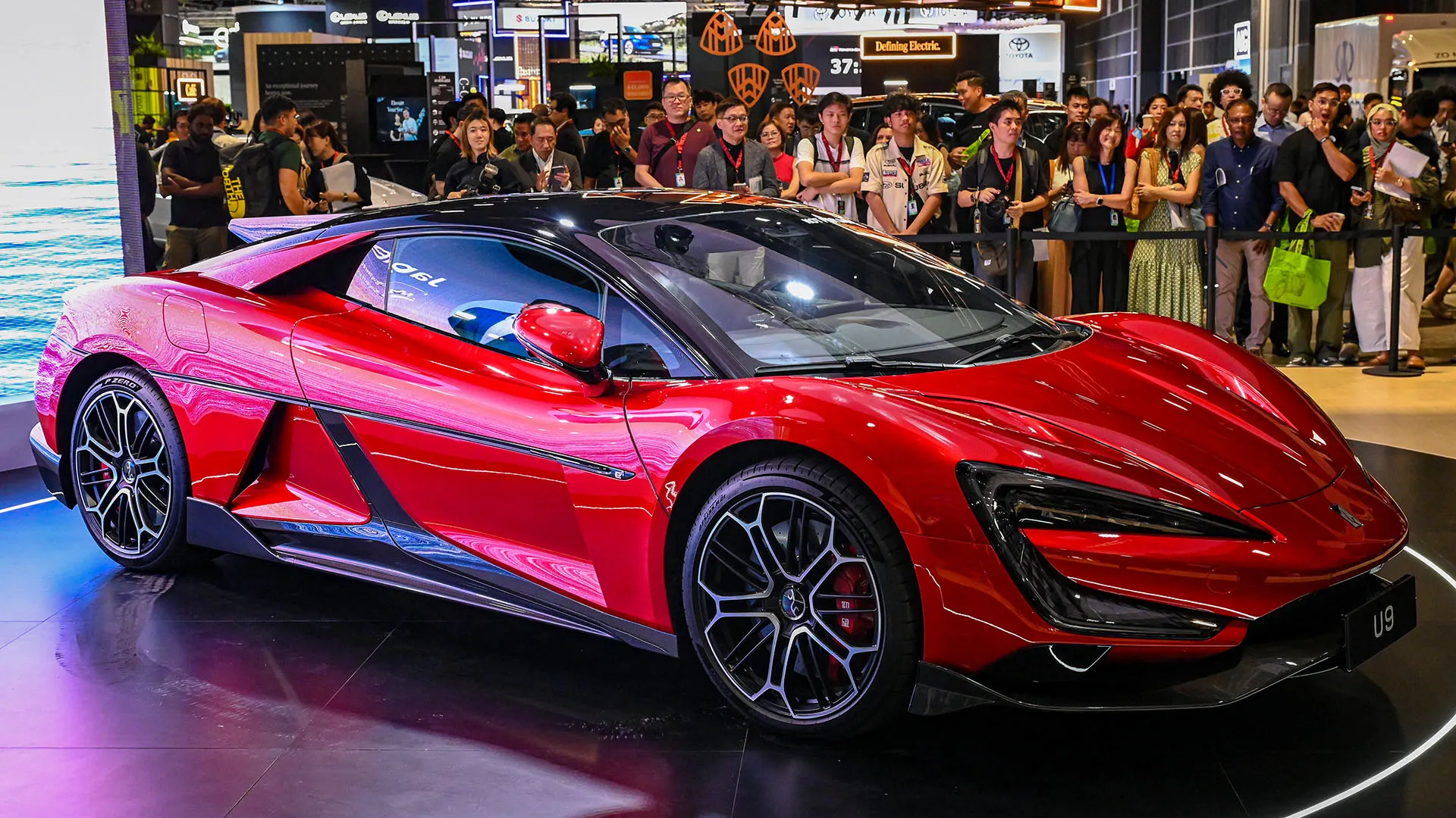Deze auto gaat 496 km/u - er zijn er maar 30 van in de wereld. De foto's