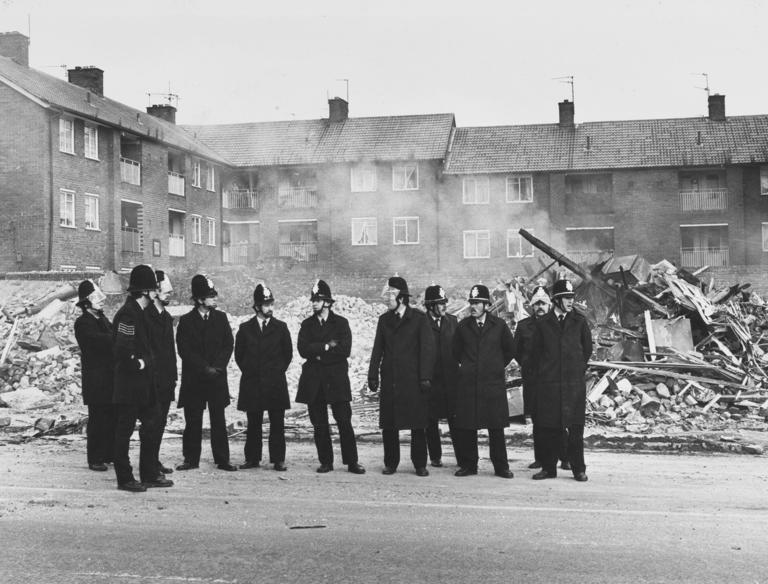 13 powerful images of Toxteth Riots in 1981 during three nights of fire ...