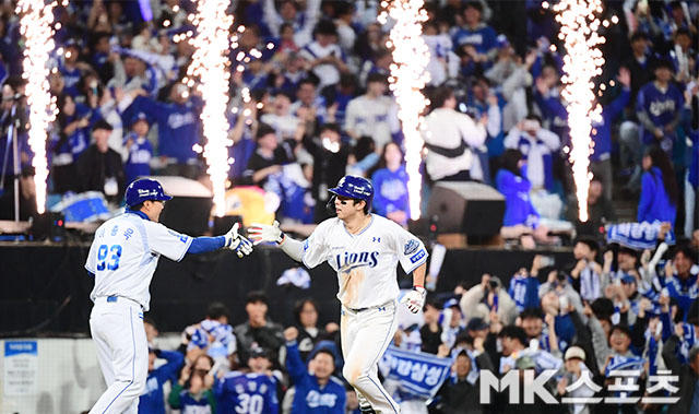 ‘기사회생했다!’ 삼성, ‘김영웅 2홈런 6타점 미친 활약’ 앞세워 한화에 3차전 패배 설욕…PO 2승 2패로 대전행 [MK PO4]