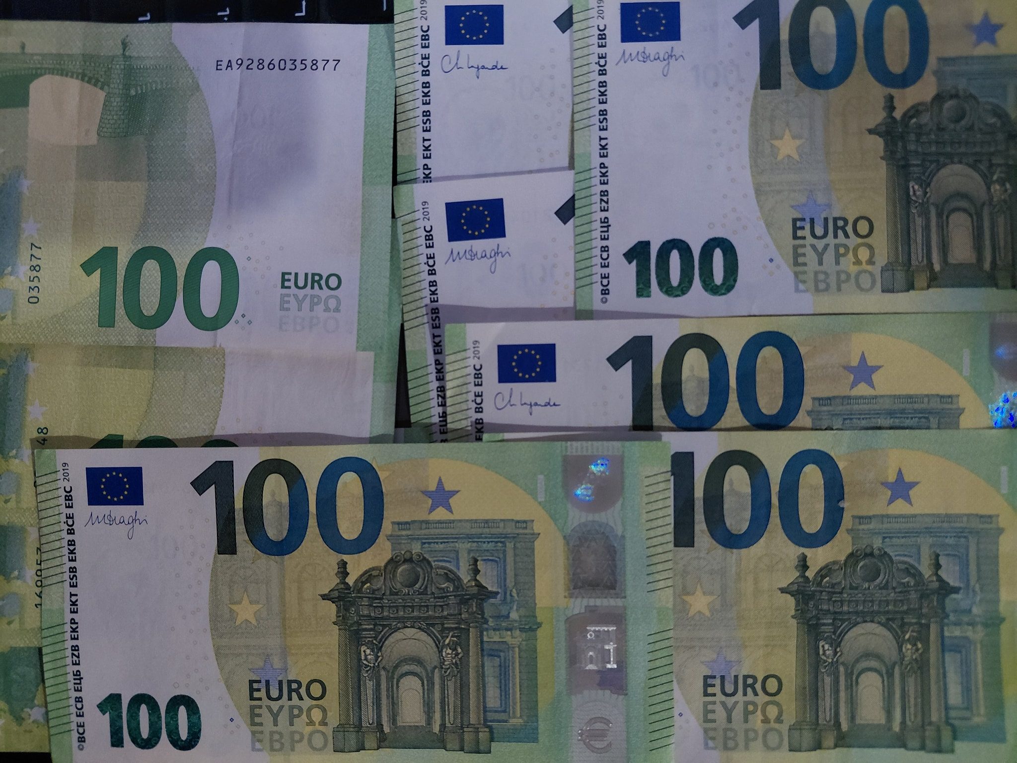 L’euro recule encore face au dinar DZD sur le marché noir