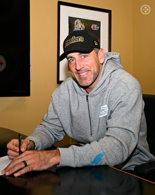 No sign of Aaron Rodgers' enigmatic wife as Steelers star enjoys boys ...