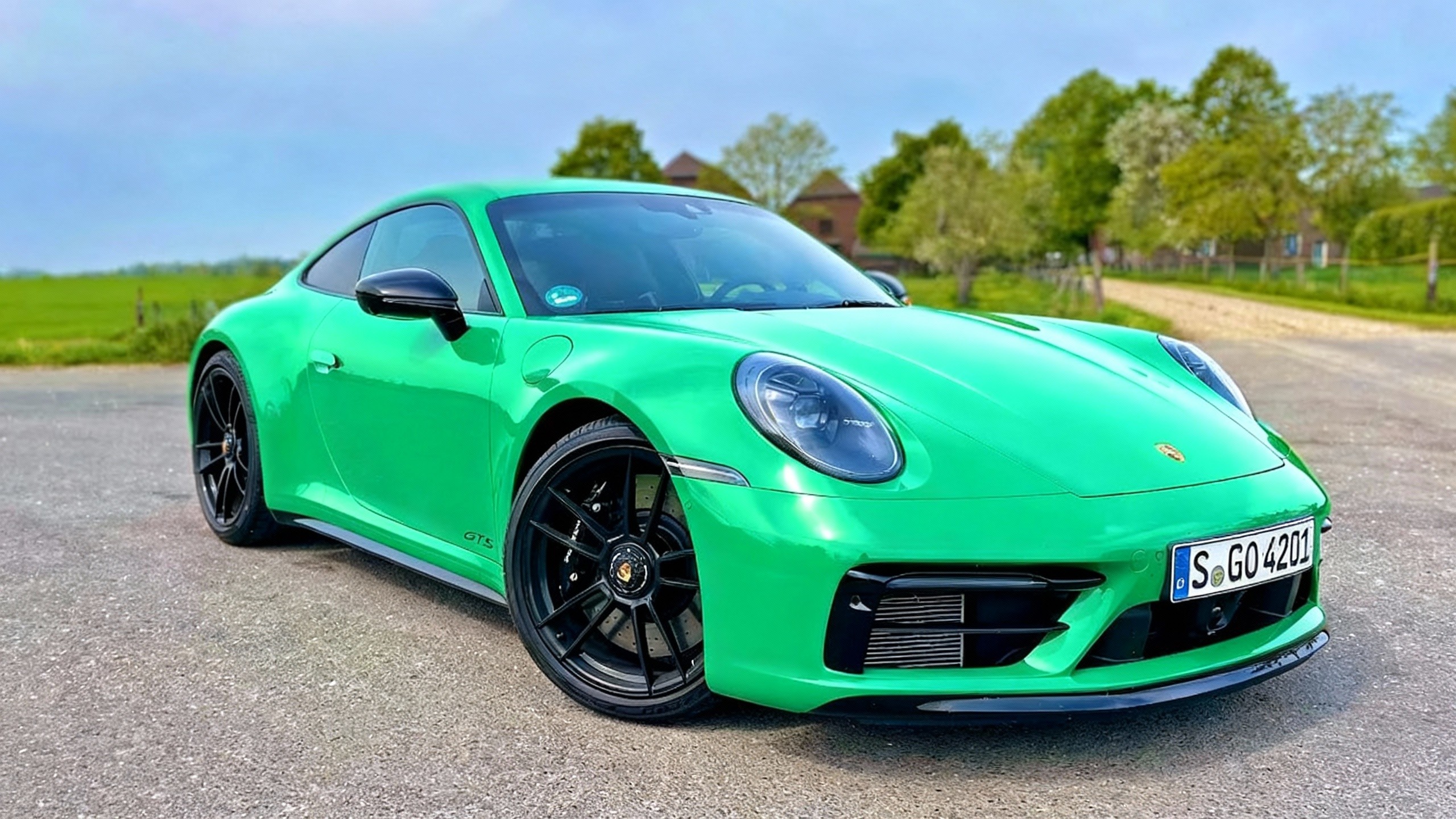 Porsche 911 GTS 992 Lightweight Hits Autobahn Speeds