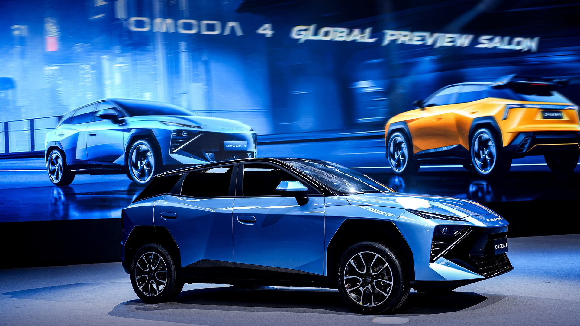 The Omoda 4 is a compact SUV inspired by space, science fiction and ...