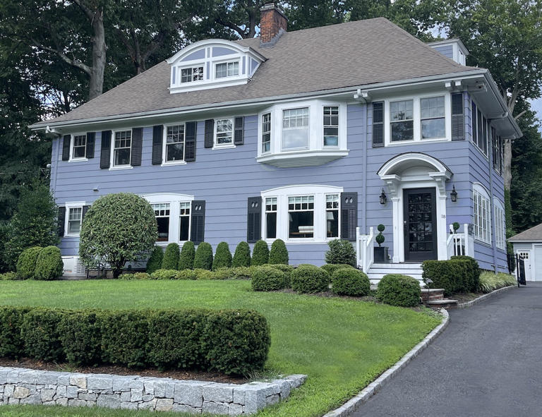 I Asked Three Color Experts How to Choose Modern Exterior House Colors ...