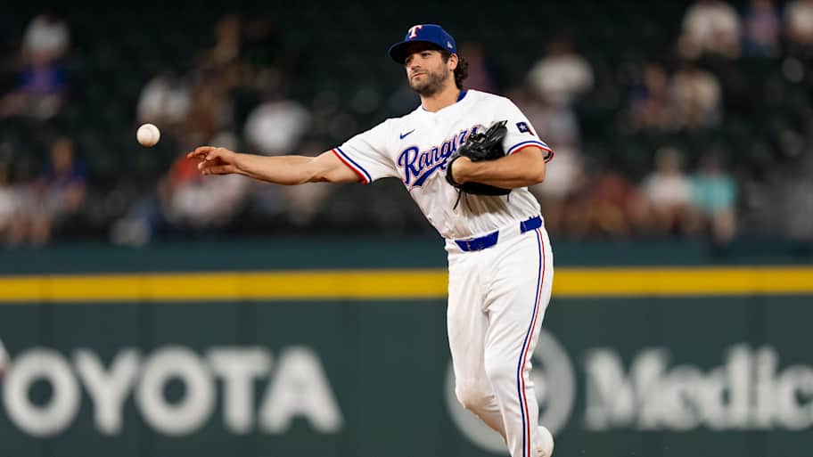 Rangers super utility man rightfully left off Gold Glove despite ...