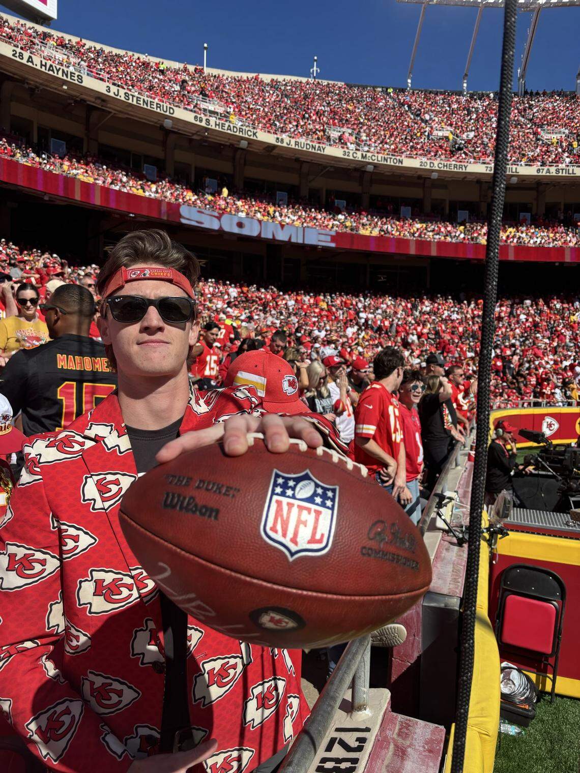 Chiefs fan who caught a Patrick Mahomes pass in Sunday's game got sweet ...