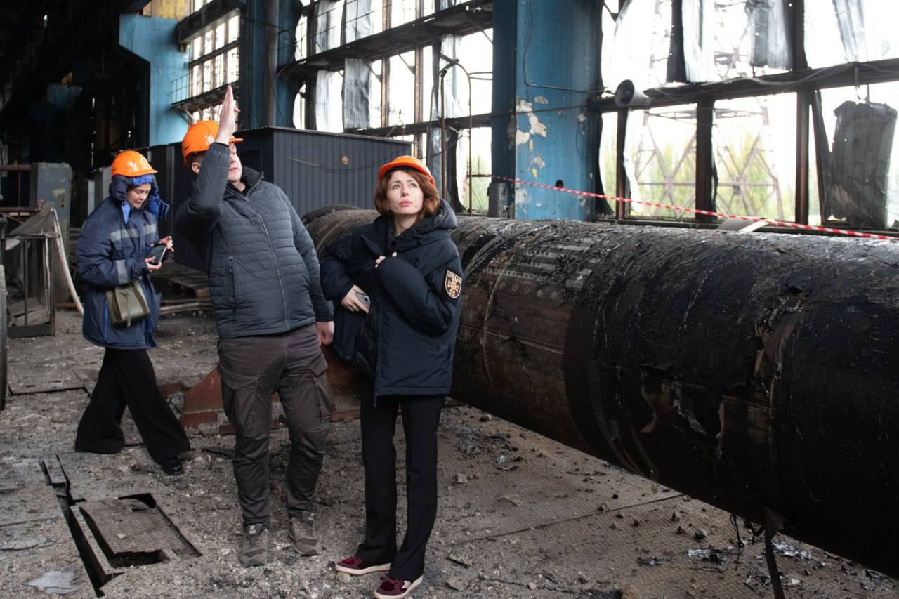 Russian assault on Ukraine's power grid leaves over 100,000 without ...