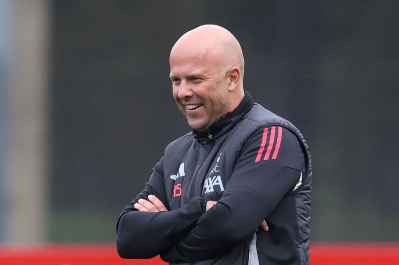 Sir Alex Ferguson's former right-hand man tells Arne Slot how to fix ...