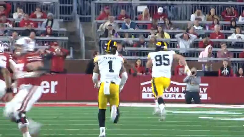 Iowa defensive tackle one of 16 named as national finalist for 2025 William V. Campbell Trophy