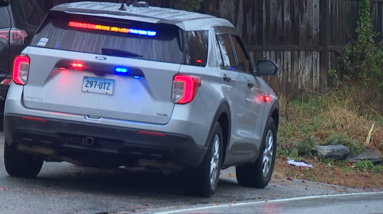 Small plane makes emergency landing in Simsbury area