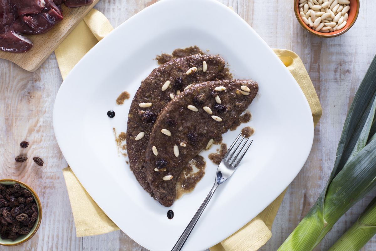 Liver with balsamic vinegar, pine nuts, and raisins