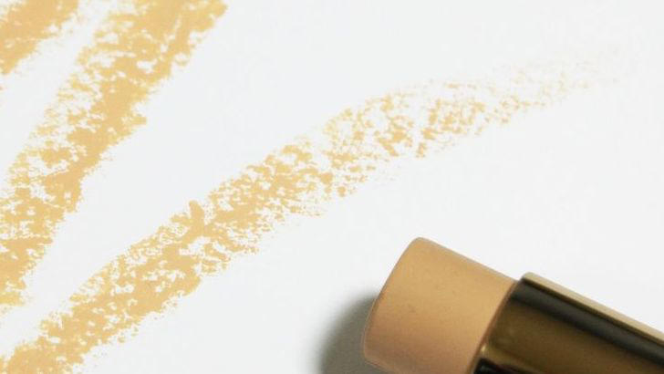 7 Makeup Mistakes That Add Pounds on Camera