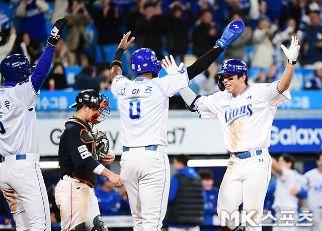 ‘기사회생했다!’ 삼성, ‘김영웅 2홈런 6타점 미친 활약’ 앞세워 한화에 3차전 패배 설욕…PO 2승 2패로 대전행 [MK PO4]