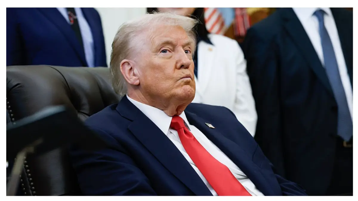 ‘It’s Gross, Right?’: Trump’s Creepy Hand Gestures In Front of College ...