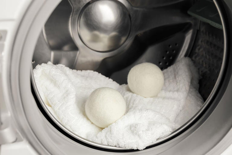 What's The Difference Between Dryer Balls And Dryer Sheets?
