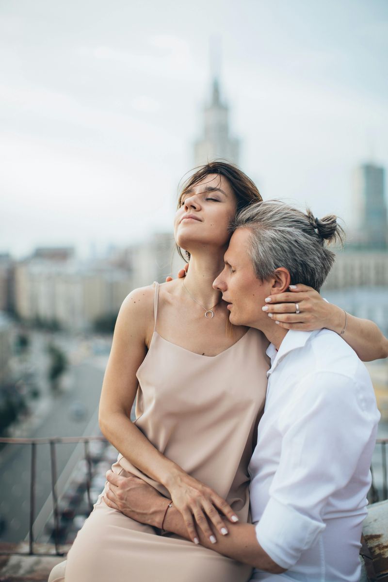 7 Surprising Reasons Behind the Hypogamy Trend Among Smart Women