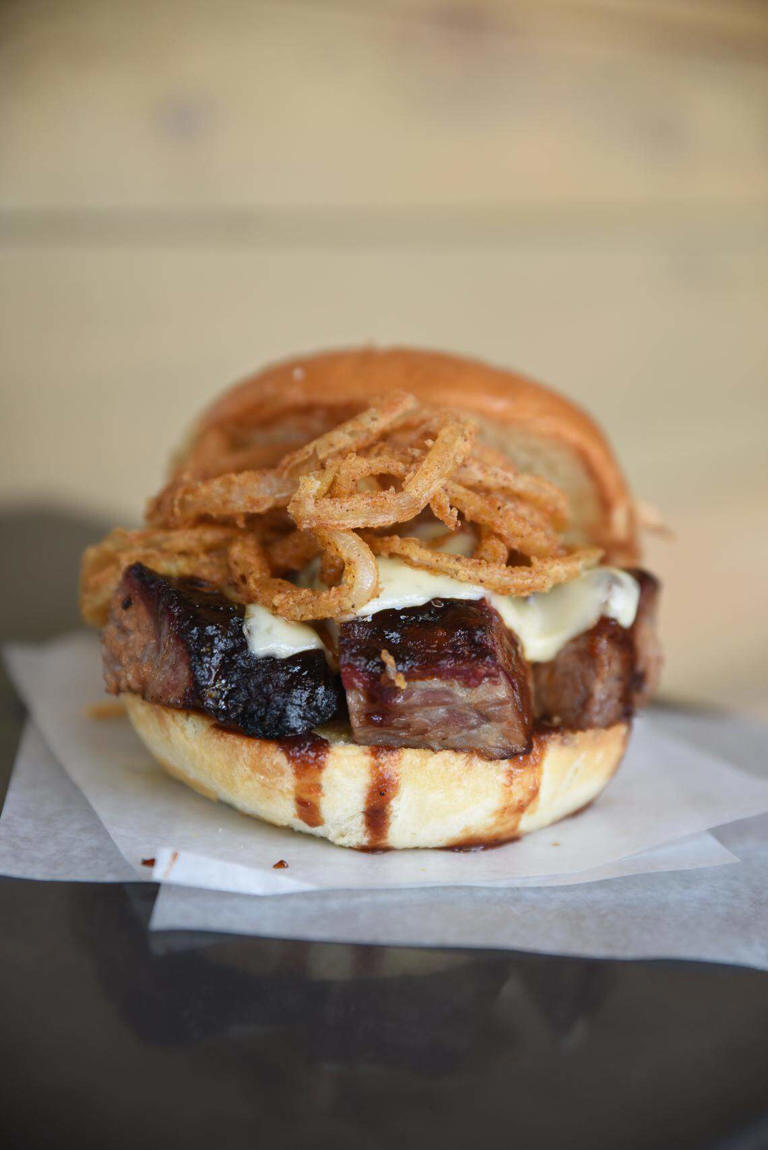 Current and former Chiefs players bond over their love of burnt ends