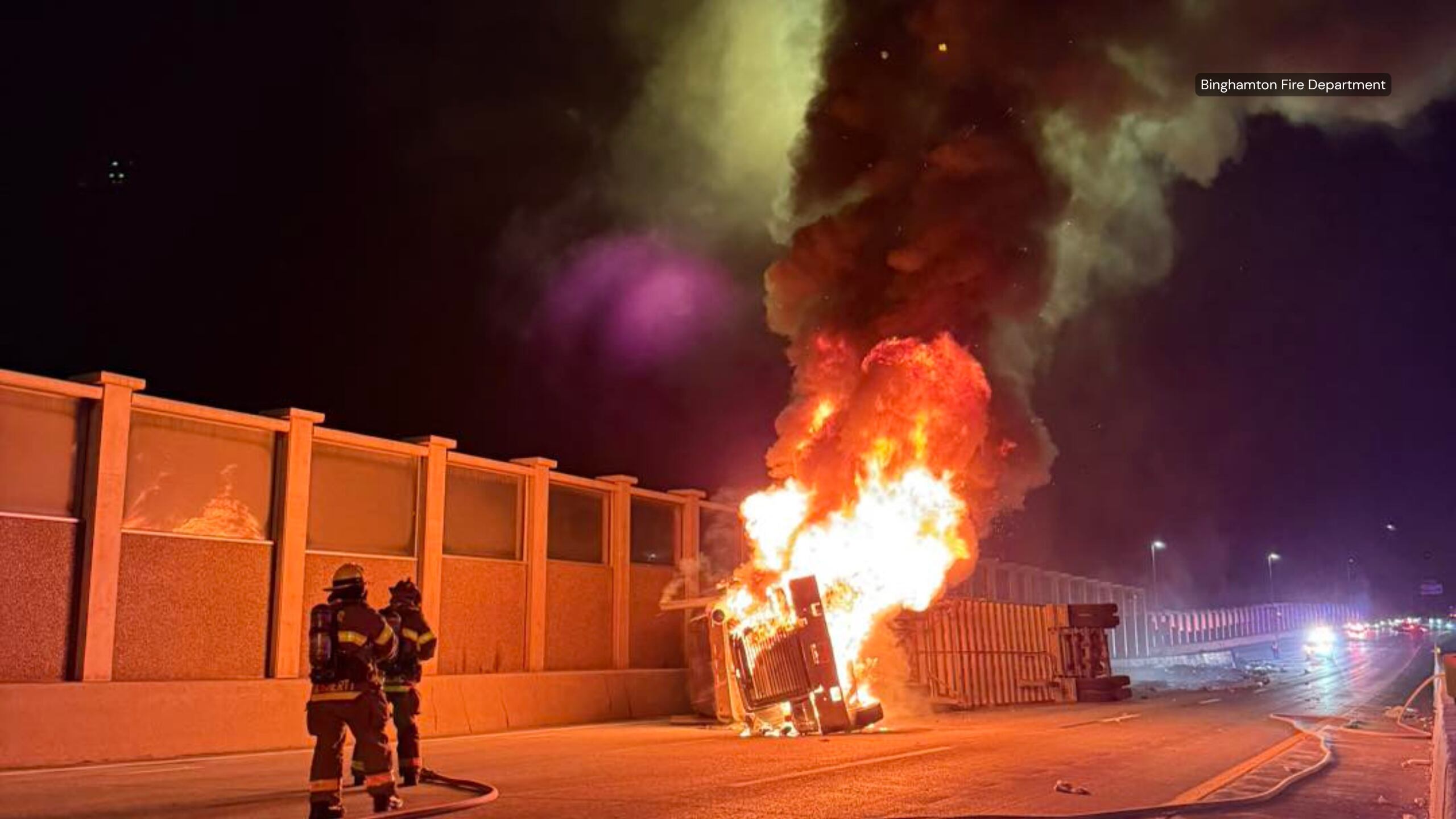 Tractor-trailer rollover closes one lane of I-81 N