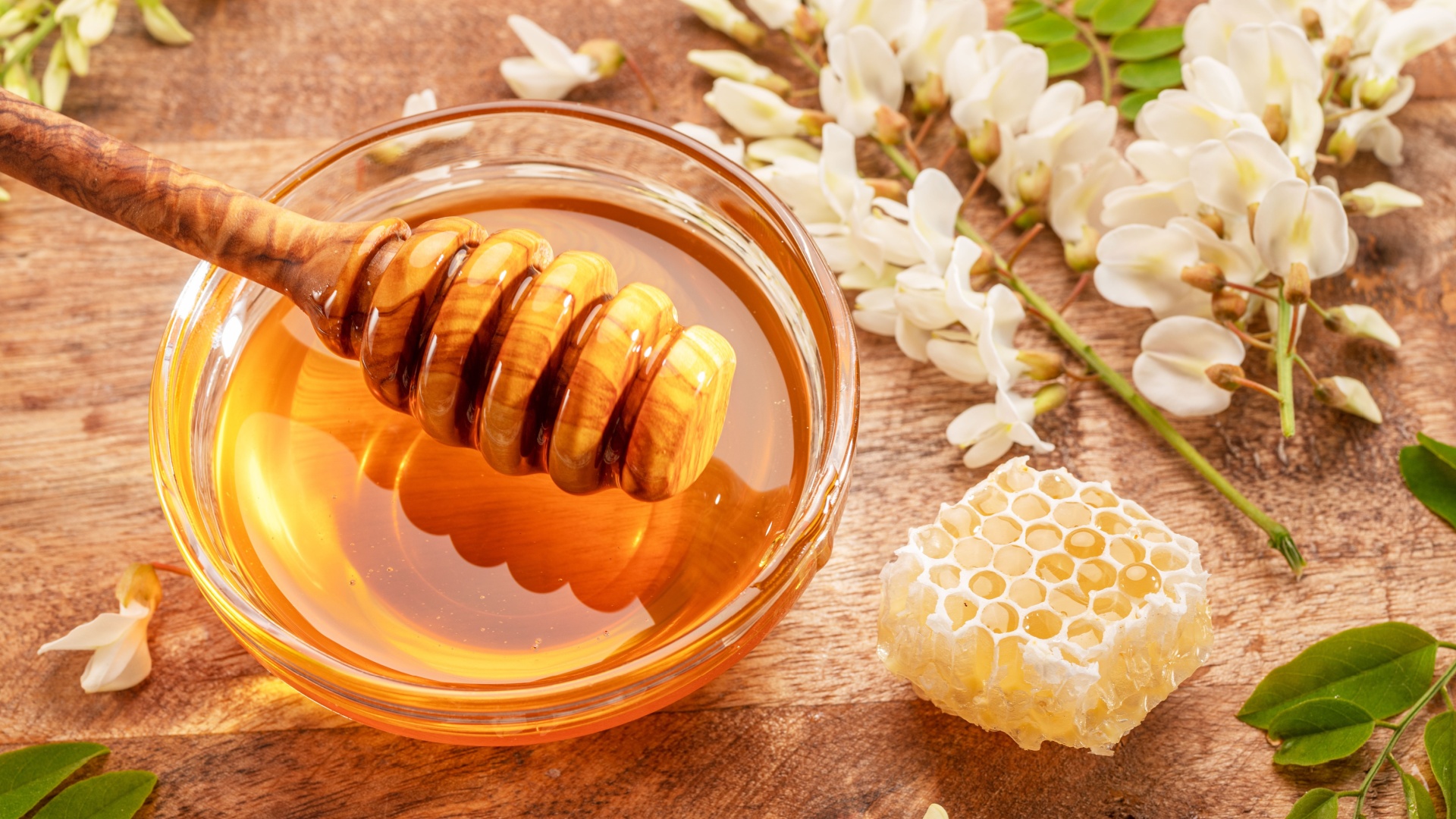 The Fascinating Science Behind How Bees Make Honey