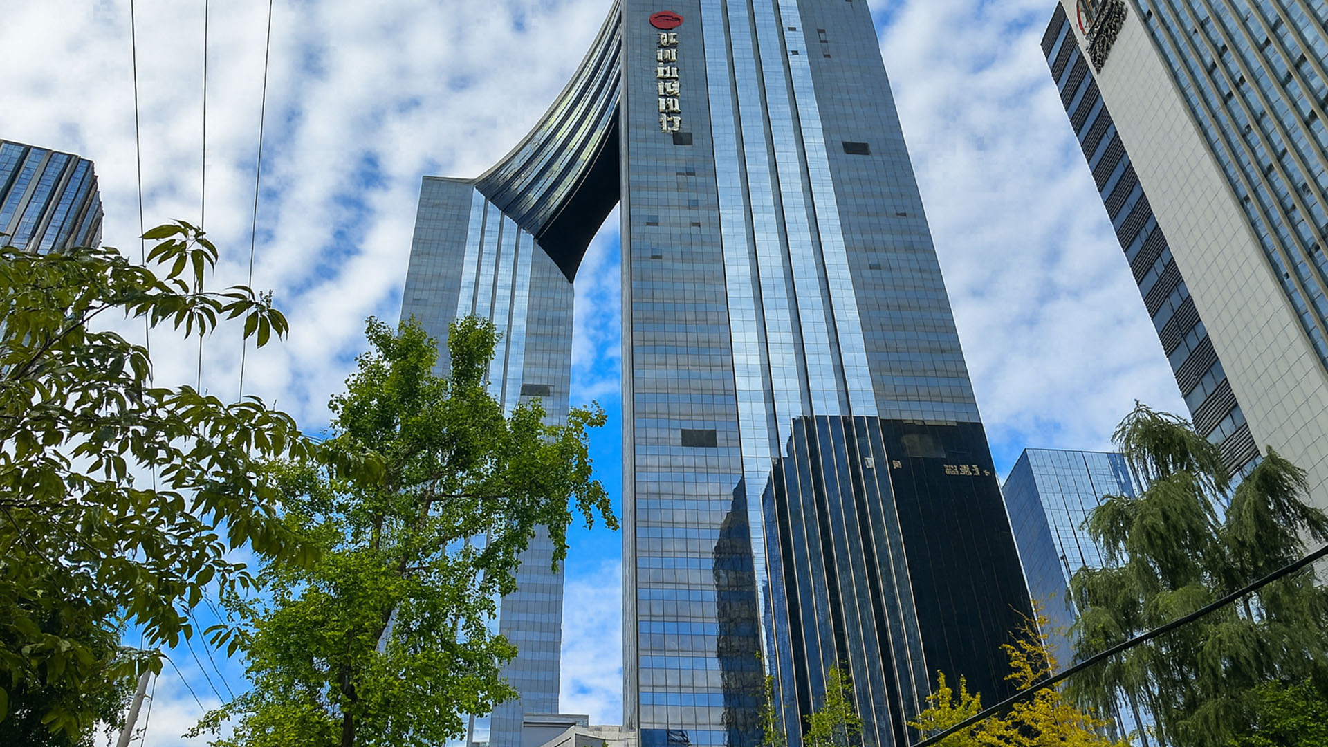 Modern City Walk in Chengdu – China 4K