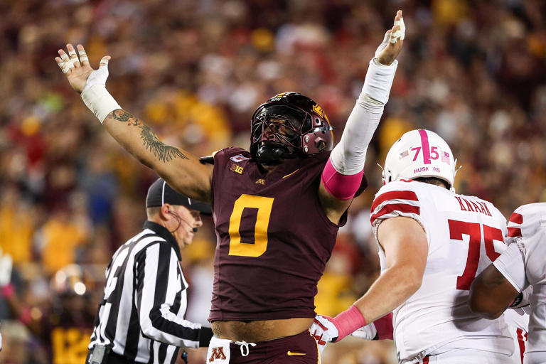 Iowa football offense preparing for confident Minnesota defensive line