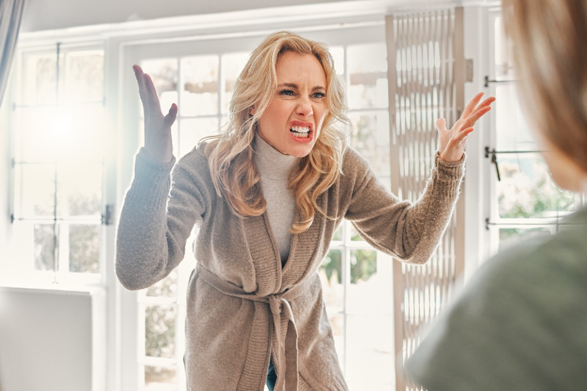 9 Habits Of Angry People Who Hide Their Rage Beneath The Surface