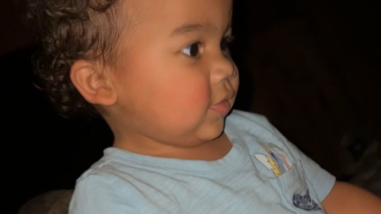 Sweet moment as toddler checks if parents are okay after bumping his ...