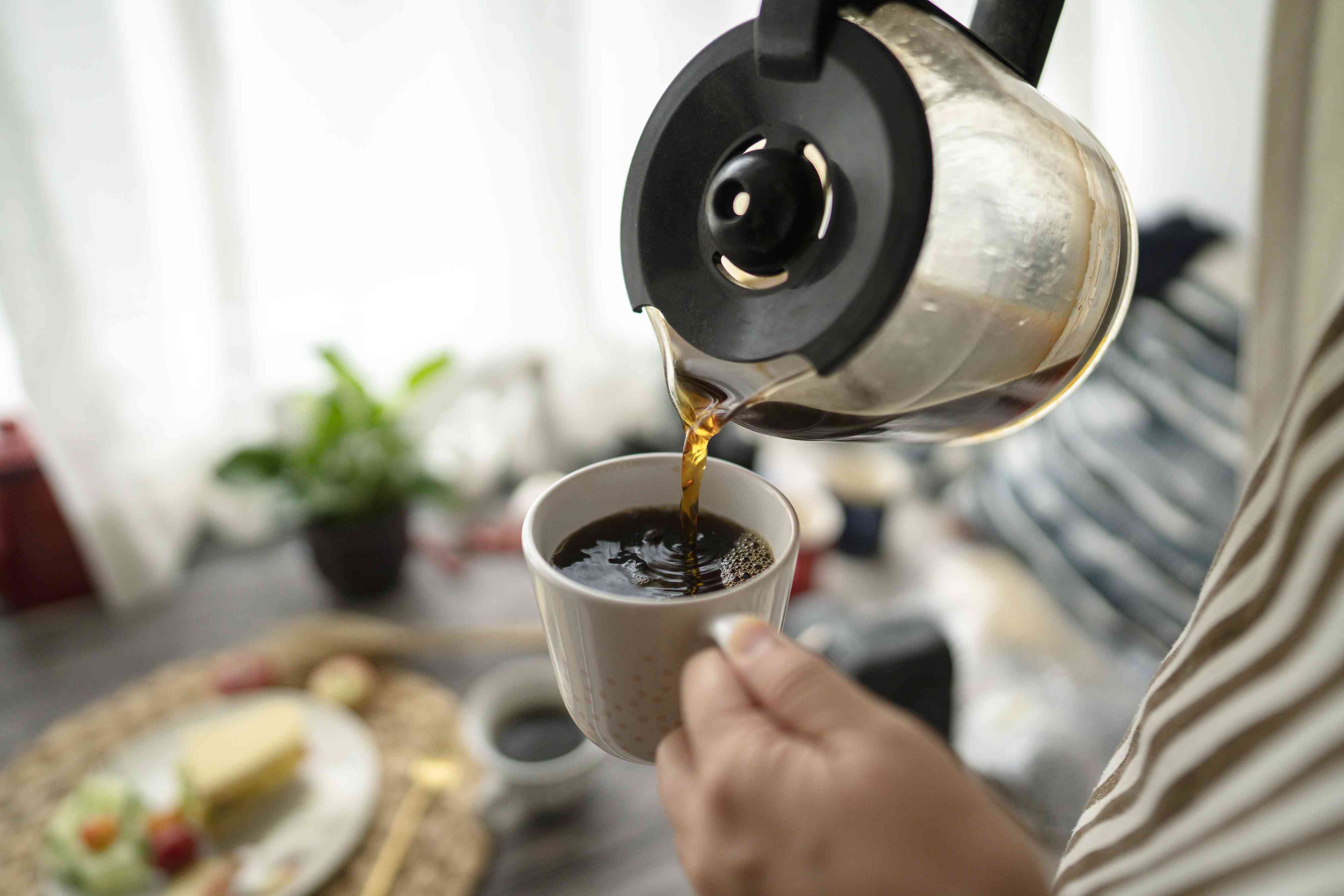 Natural vs. synthetic caffeine: Which is better for energy, nutrients ...