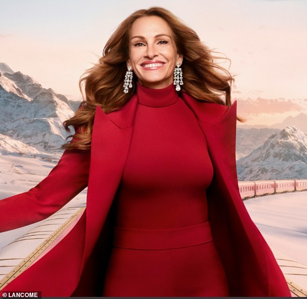 Julia Roberts, 57, looks very youthful in new campaign