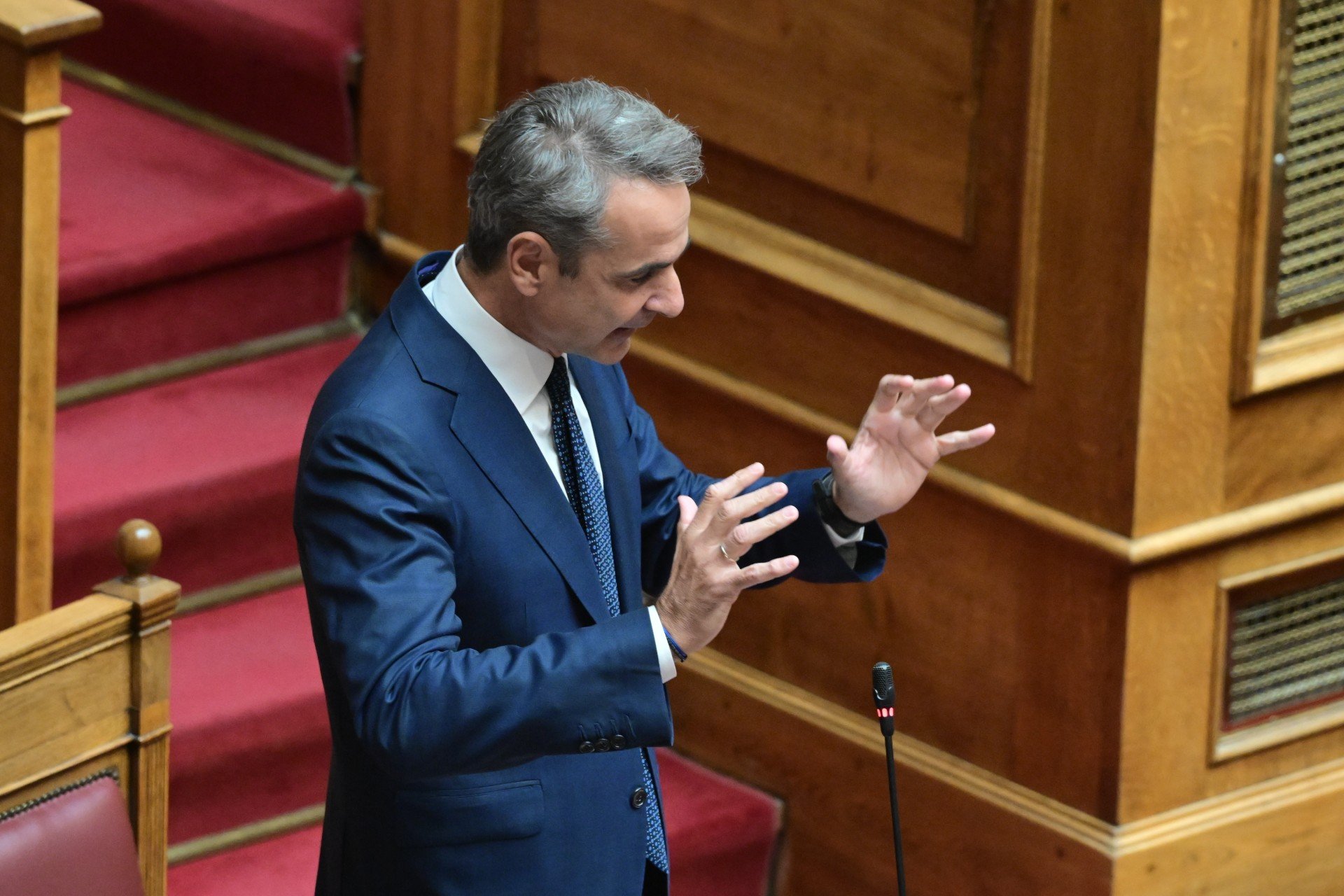 Ο Μητσοτάκης ολοκληρώνει την κυβίστηση: “Ίσως ο Τραμπ είχε δίκιο (και ...