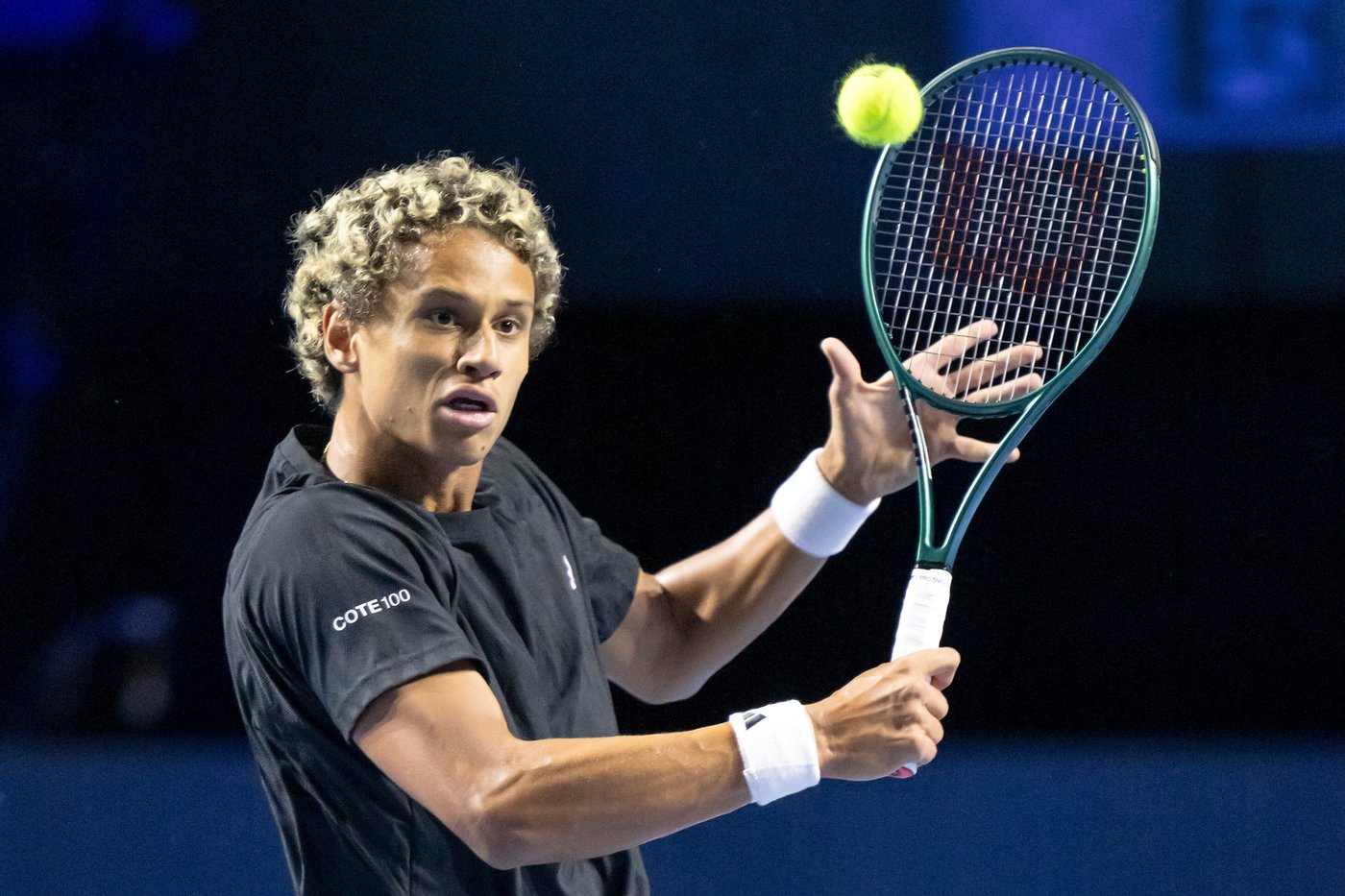 Auger-Aliassime beats Diallo in all-Canadian match at Swiss Indoors
