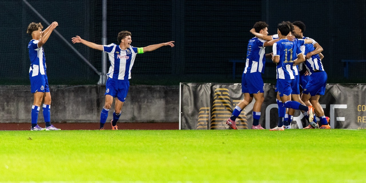 Bernardo Lima bisa e FC Porto está com pé e meio na 3ª eliminatória da ...